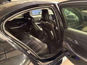 Melns BMW M3 2022 Panevēža, ar dzinēja tilpumu 2.99 L un nobraukumu 63 tūkst. km par 33000 €, foto 26 vietnē AUTOMOTO.COM.LV