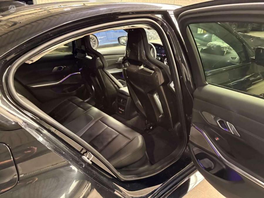 Melns BMW M3 2022 Panevēža, ar dzinēja tilpumu 2.99 L un nobraukumu 63 tūkst. km par 33000 €, foto 26 vietnē AUTOMOTO.COM.LV
