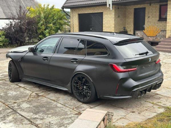 Black BMW M3 2024 in Vilnius, with an engine capacity of 2.99 L and mileage of 15 thousand km for 23700 €, photo 4 on AUTOMOTO.COM.LV