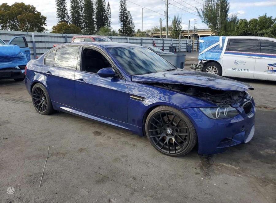 Zils BMW M3 2009 Šauļi, ar dzinēja tilpumu 4.00 L un nobraukumu 100 tūkst. km par 17800 €, foto 4 vietnē AUTOMOTO.COM.LV