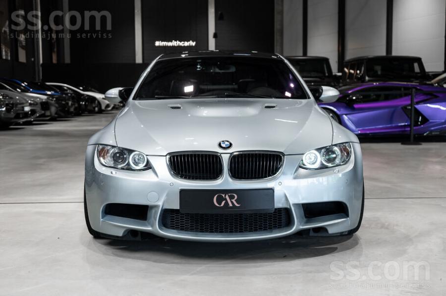 Pelēks BMW M3 2010 Rīga, ar dzinēja tilpumu 4.00 L un nobraukumu 204 tūkst. km par 35000 €, foto 3 vietnē AUTOMOTO.COM.LV
