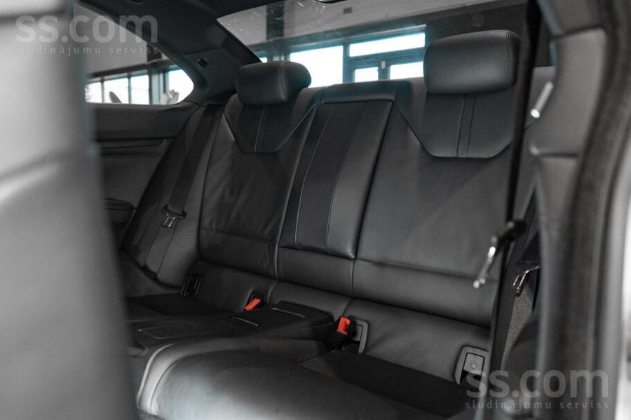Pelēks BMW M3 2010 Rīga, ar dzinēja tilpumu 4.00 L un nobraukumu 204 tūkst. km par 35000 €, foto 12 vietnē AUTOMOTO.COM.LV