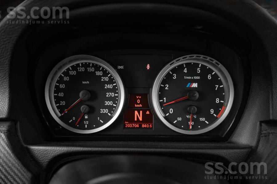 Pelēks BMW M3 2010 Rīga, ar dzinēja tilpumu 4.00 L un nobraukumu 204 tūkst. km par 35000 €, foto 17 vietnē AUTOMOTO.COM.LV