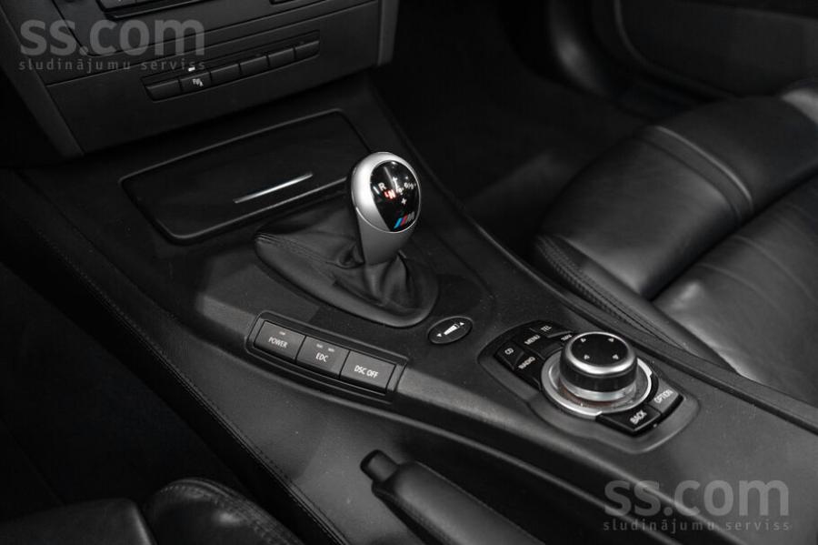Pelēks BMW M3 2010 Rīga, ar dzinēja tilpumu 4.00 L un nobraukumu 204 tūkst. km par 35000 €, foto 25 vietnē AUTOMOTO.COM.LV