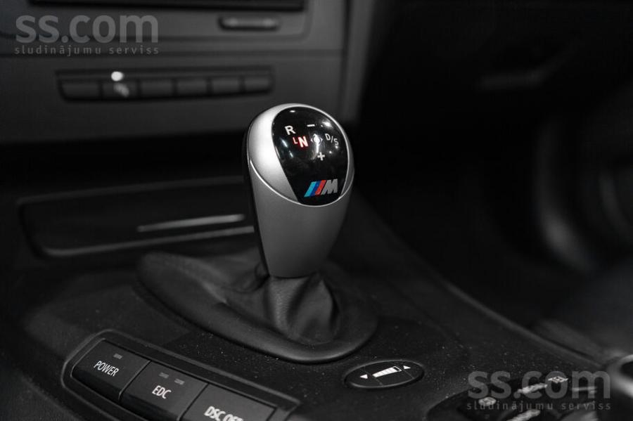 Pelēks BMW M3 2010 Rīga, ar dzinēja tilpumu 4.00 L un nobraukumu 204 tūkst. km par 35000 €, foto 26 vietnē AUTOMOTO.COM.LV