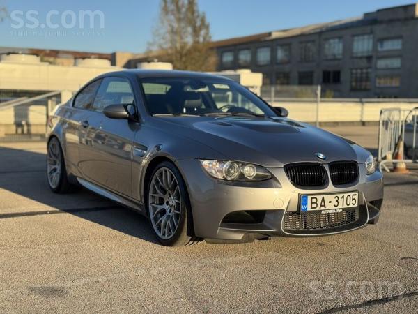 Pelēks BMW M3 2013 Rīga, ar dzinēja tilpumu 4.00 L un nobraukumu 128 tūkst. km par 44900 €, foto 1 vietnē AUTOMOTO.COM.LV