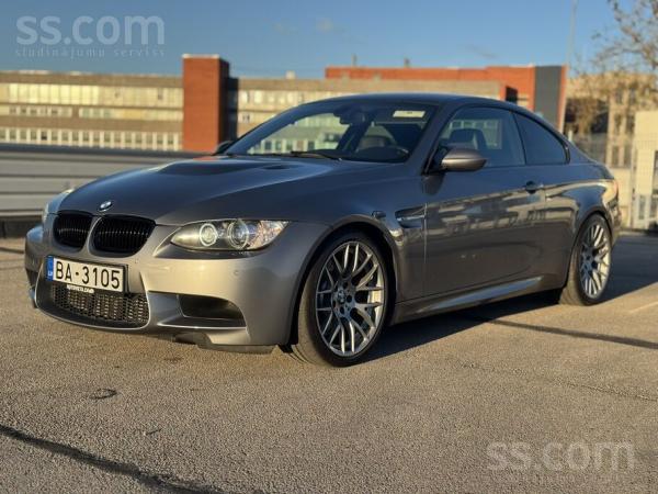 Pelēks BMW M3 2013 Rīga, ar dzinēja tilpumu 4.00 L un nobraukumu 128 tūkst. km par 44900 €, foto 4 vietnē AUTOMOTO.COM.LV