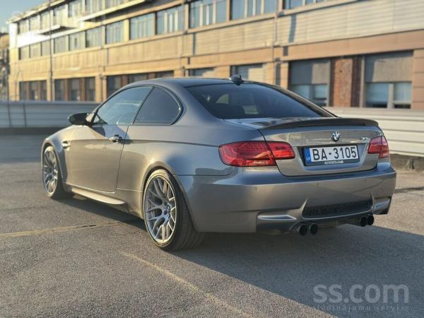 Pelēks BMW M3 2013 Rīga, ar dzinēja tilpumu 4.00 L un nobraukumu 128 tūkst. km par 44900 €, foto 6 vietnē AUTOMOTO.COM.LV