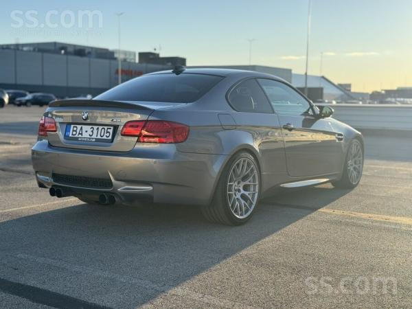 Pelēks BMW M3 2013 Rīga, ar dzinēja tilpumu 4.00 L un nobraukumu 128 tūkst. km par 44900 €, foto 7 vietnē AUTOMOTO.COM.LV