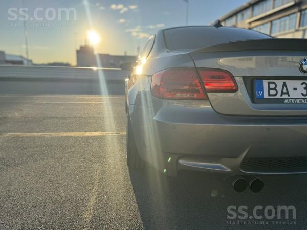 Pelēks BMW M3 2013 Rīga, ar dzinēja tilpumu 4.00 L un nobraukumu 128 tūkst. km par 44900 €, foto 10 vietnē AUTOMOTO.COM.LV