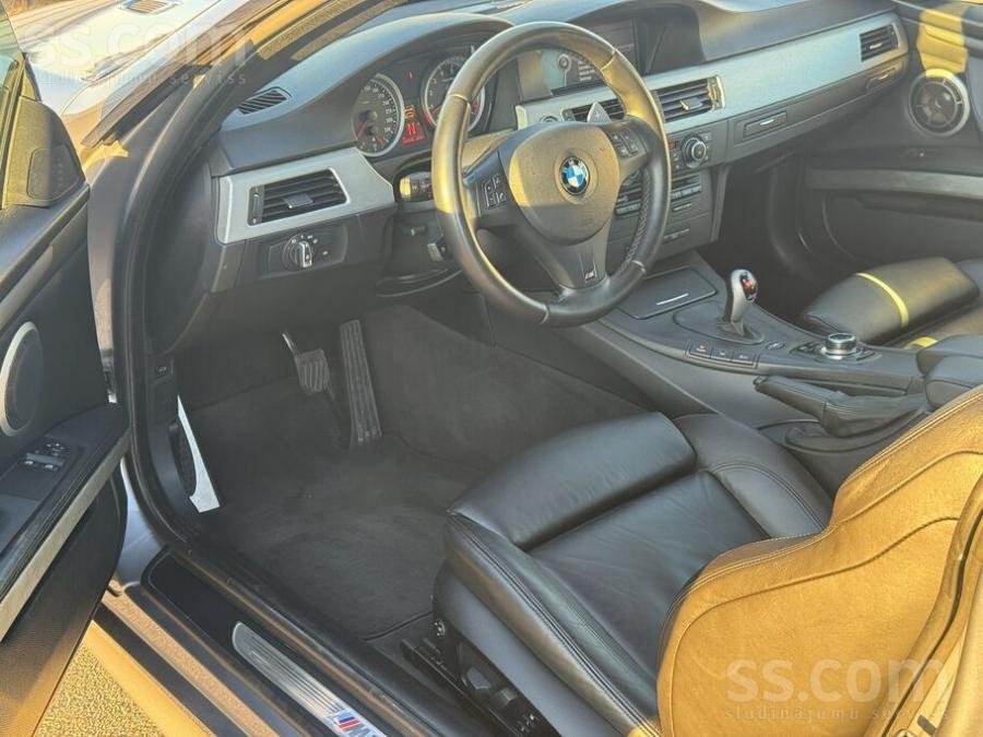 Pelēks BMW M3 2013 Rīga, ar dzinēja tilpumu 4.00 L un nobraukumu 128 tūkst. km par 44900 €, foto 19 vietnē AUTOMOTO.COM.LV