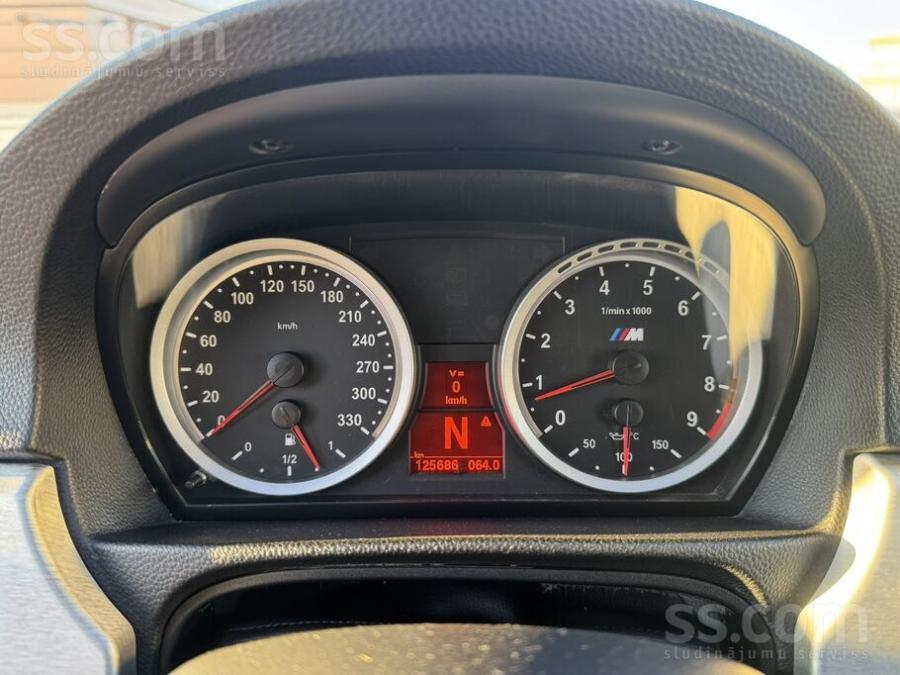 Pelēks BMW M3 2013 Rīga, ar dzinēja tilpumu 4.00 L un nobraukumu 128 tūkst. km par 44900 €, foto 22 vietnē AUTOMOTO.COM.LV
