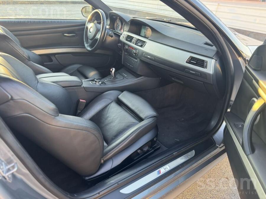 Pelēks BMW M3 2013 Rīga, ar dzinēja tilpumu 4.00 L un nobraukumu 128 tūkst. km par 44900 €, foto 30 vietnē AUTOMOTO.COM.LV