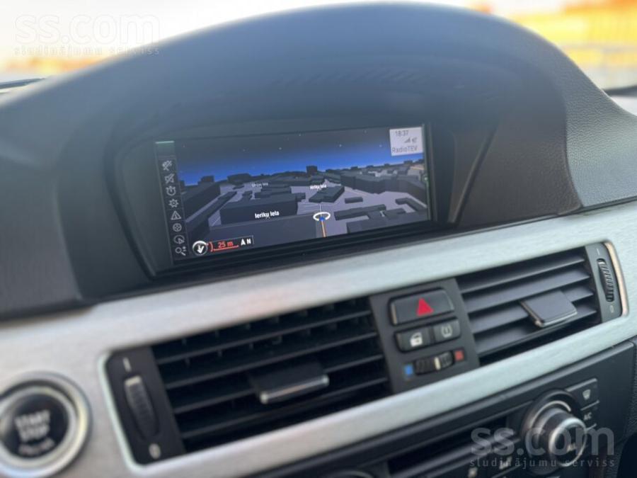 Pelēks BMW M3 2013 Rīga, ar dzinēja tilpumu 4.00 L un nobraukumu 128 tūkst. km par 44900 €, foto 32 vietnē AUTOMOTO.COM.LV