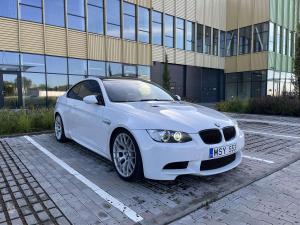 Balts BMW M3 2009 Viļņa, ar dzinēja tilpumu 4.00 L un nobraukumu 137 tūkst. km par 35000 €, foto 3 vietnē AUTOMOTO.COM.LV