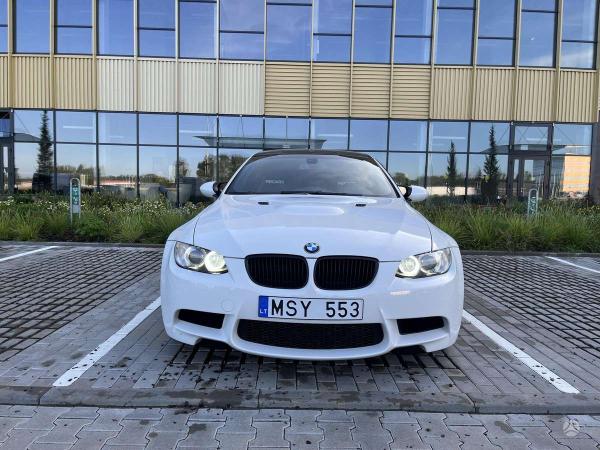 Balts BMW M3 2009 Viļņa, ar dzinēja tilpumu 4.00 L un nobraukumu 137 tūkst. km par 35000 €, foto 3 vietnē AUTOMOTO.COM.LV