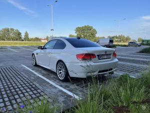 Balts BMW M3 2009 Viļņa, ar dzinēja tilpumu 4.00 L un nobraukumu 137 tūkst. km par 35000 €, foto 7 vietnē AUTOMOTO.COM.LV