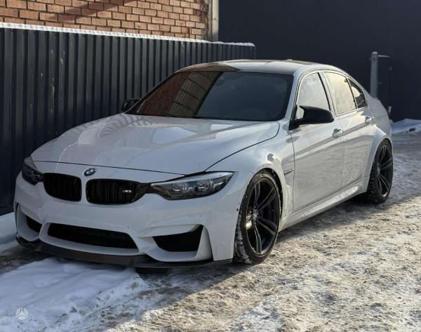 Balts BMW M3 2015 Kauņa, ar dzinēja tilpumu 2.98 L un nobraukumu 172 tūkst. km par 35000 €, foto 1 vietnē AUTOMOTO.COM.LV
