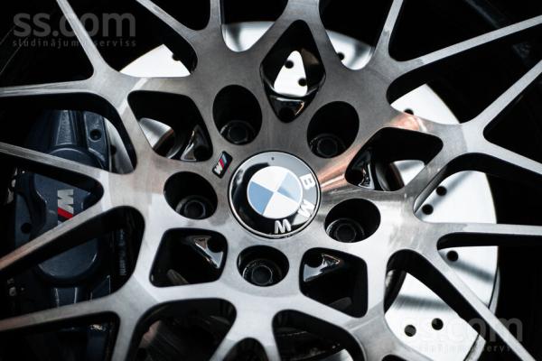 White BMW M3 2018 in Daugavpils, with an engine capacity of 3.00 L and mileage of 63 thousand km for 58300 €, photo 9 on AUTOMOTO.COM.LV