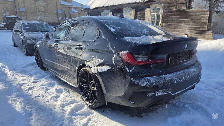 Black BMW M340 2020 in Elektrenai, with an engine capacity of 0.00 L and mileage of 116 thousand km for 26300 €, photo 2 on AUTOMOTO.COM.LV