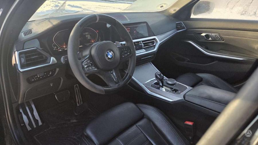 Black BMW M340 2020 in Elektrenai, with an engine capacity of 0.00 L and mileage of 116 thousand km for 26300 €, photo 19 on AUTOMOTO.COM.LV