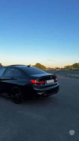 Black BMW M340 2020 in Vilnius, with an engine capacity of 3.00 L and mileage of 124 thousand km for 33000 €, photo 3 on AUTOMOTO.COM.LV