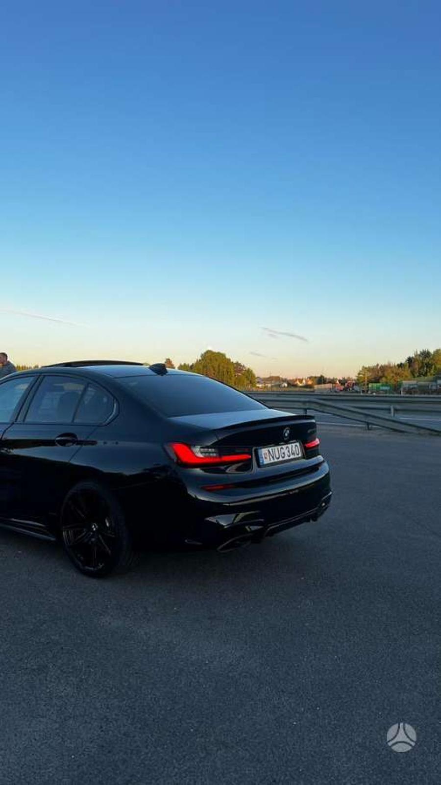 Black BMW M340 2020 in Vilnius, with an engine capacity of 3.00 L and mileage of 124 thousand km for 33000 €, photo 3 on AUTOMOTO.COM.LV