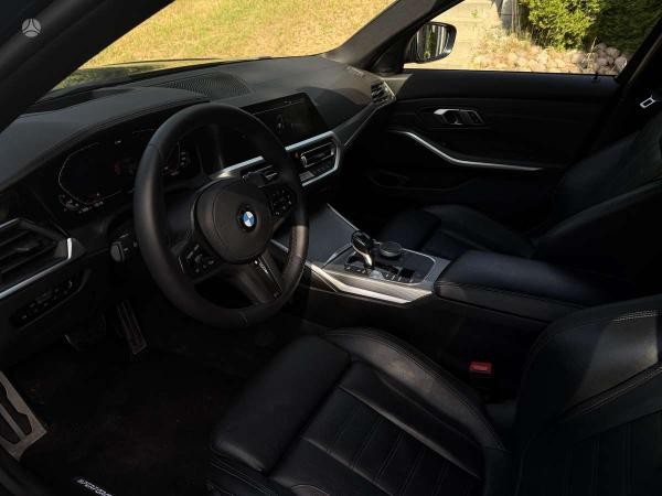 Black BMW M340 2020 in Vilnius, with an engine capacity of 3.00 L and mileage of 124 thousand km for 33000 €, photo 7 on AUTOMOTO.COM.LV