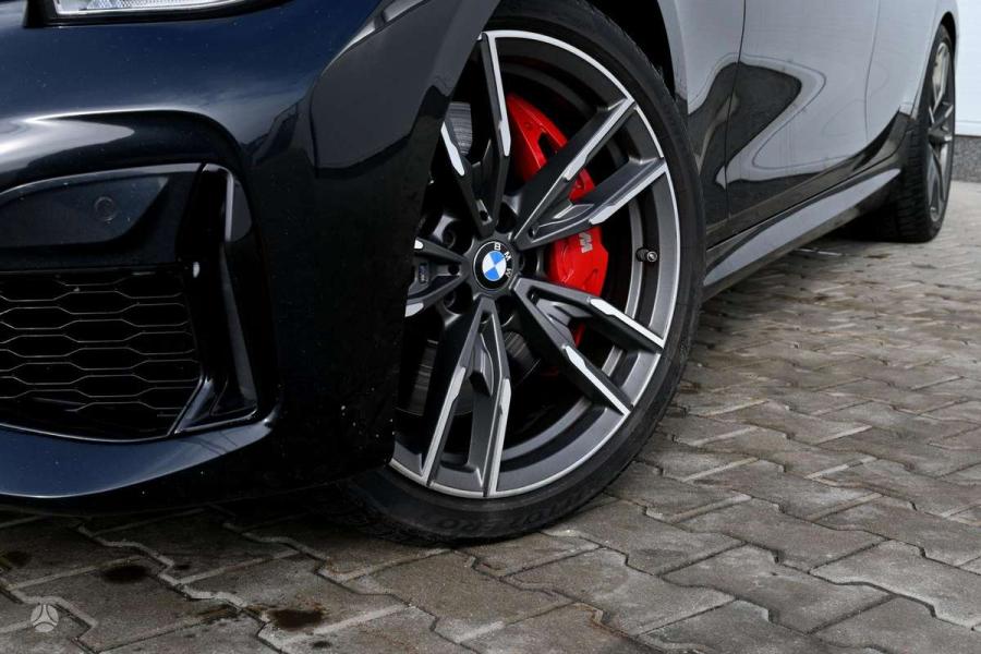 Black BMW M340 2021 in Kretinga, with an engine capacity of 3.00 L and mileage of 62 thousand km for 37499 €, photo 7 on AUTOMOTO.COM.LV