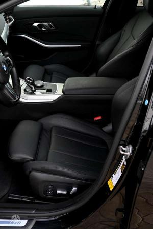 Black BMW M340 2021 in Kretinga, with an engine capacity of 3.00 L and mileage of 62 thousand km for 37499 €, photo 17 on AUTOMOTO.COM.LV