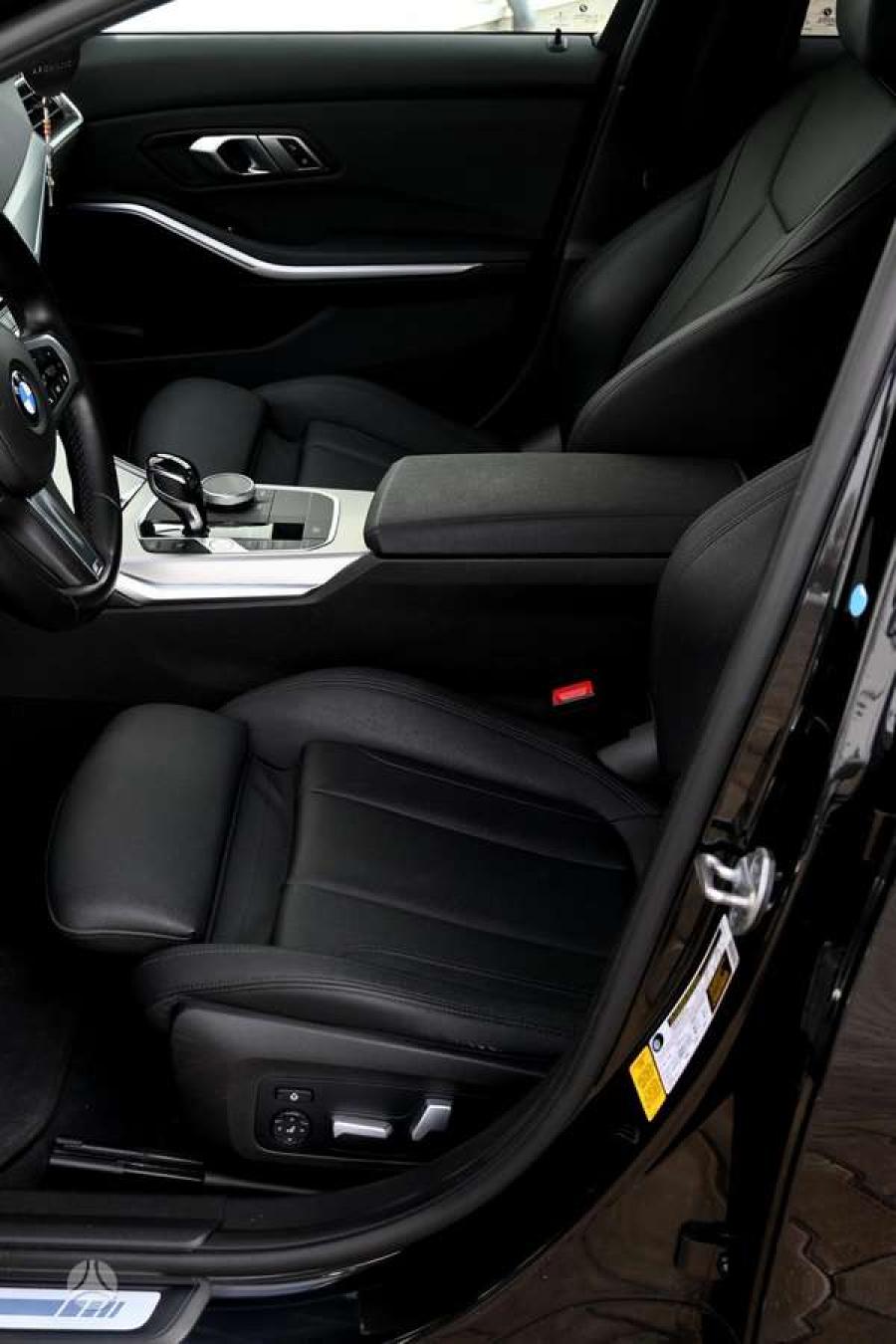 Black BMW M340 2021 in Kretinga, with an engine capacity of 3.00 L and mileage of 62 thousand km for 37499 €, photo 17 on AUTOMOTO.COM.LV