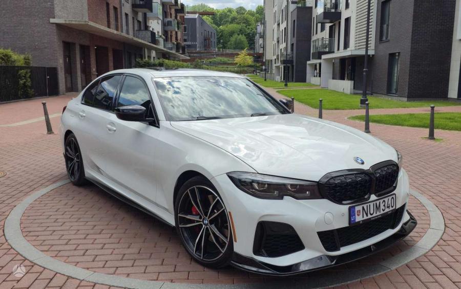 White BMW M340 2022 in Vilnius, with an engine capacity of 3.00 L and mileage of 112 thousand km for 35600 €, photo 1 on AUTOMOTO.COM.LV