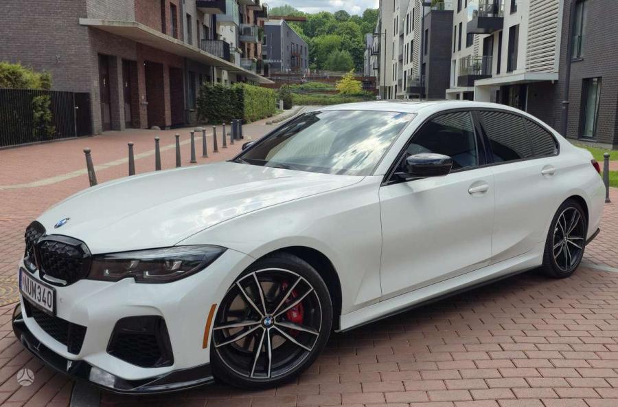 White BMW M340 2022 in Vilnius, with an engine capacity of 3.00 L and mileage of 112 thousand km for 35600 €, photo 3 on AUTOMOTO.COM.LV