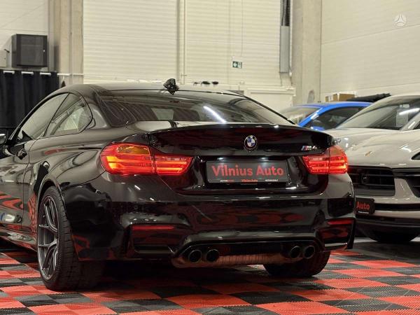 Black BMW M4 2015 in Vilnius, with an engine capacity of 2.98 L and mileage of 101 thousand km for 45000 €, photo 5 on AUTOMOTO.COM.LV