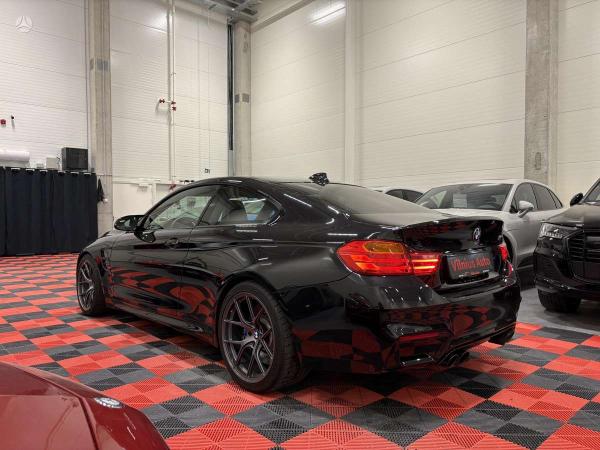 Black BMW M4 2015 in Vilnius, with an engine capacity of 2.98 L and mileage of 101 thousand km for 45000 €, photo 6 on AUTOMOTO.COM.LV