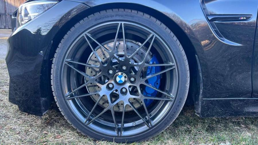 Black BMW M4 2015 in Riga, with an engine capacity of 2.98 L and mileage of 187 thousand km for 36999 €, photo 6 on AUTOMOTO.COM.LV