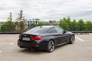 Black BMW M4 2015 in Vilnius, with an engine capacity of 3.00 L and mileage of 70 thousand km for 38000 €, photo 4 on AUTOMOTO.COM.LV