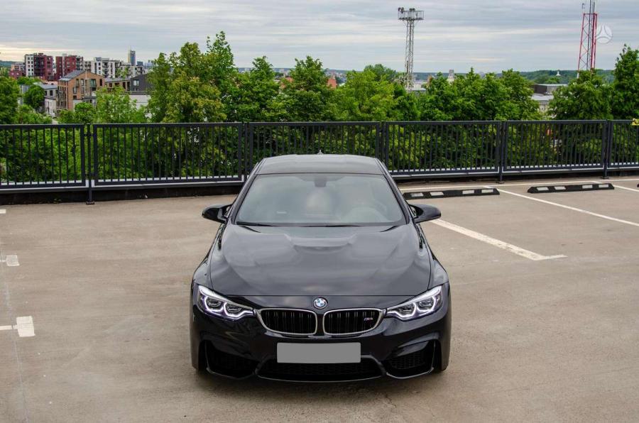 Black BMW M4 2015 in Vilnius, with an engine capacity of 3.00 L and mileage of 70 thousand km for 38000 €, photo 6 on AUTOMOTO.COM.LV
