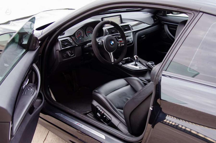 Black BMW M4 2015 in Vilnius, with an engine capacity of 3.00 L and mileage of 70 thousand km for 38000 €, photo 8 on AUTOMOTO.COM.LV