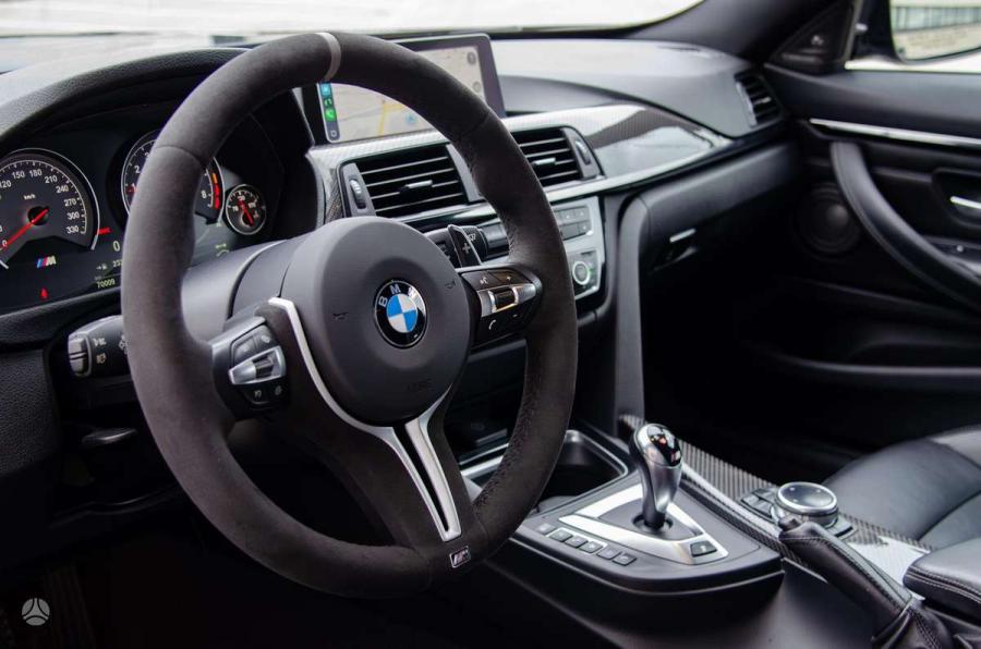 Black BMW M4 2015 in Vilnius, with an engine capacity of 3.00 L and mileage of 70 thousand km for 38000 €, photo 9 on AUTOMOTO.COM.LV