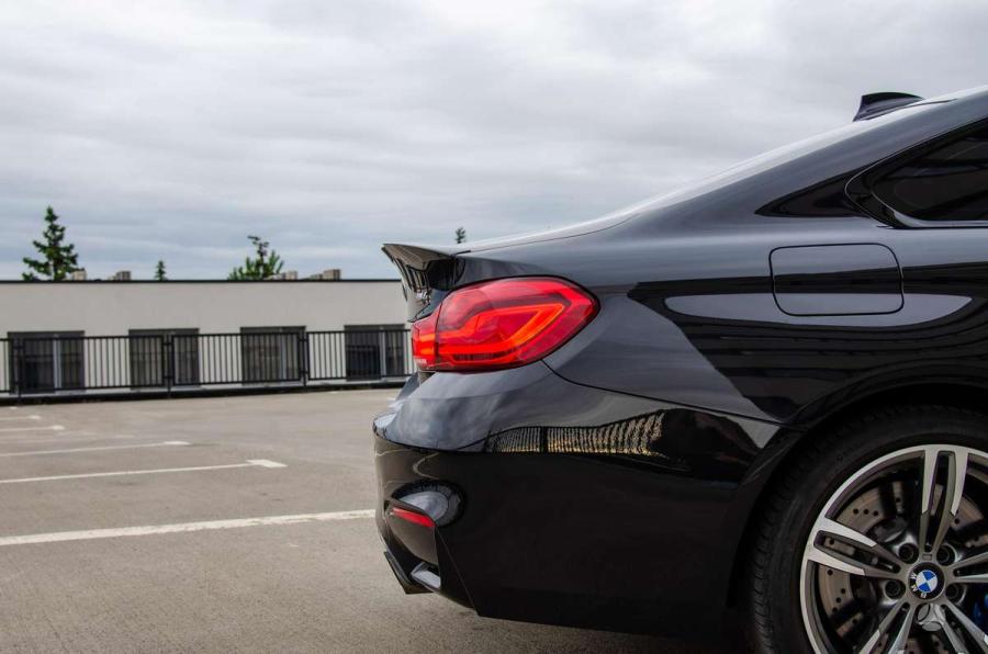 Black BMW M4 2015 in Vilnius, with an engine capacity of 3.00 L and mileage of 70 thousand km for 38000 €, photo 16 on AUTOMOTO.COM.LV