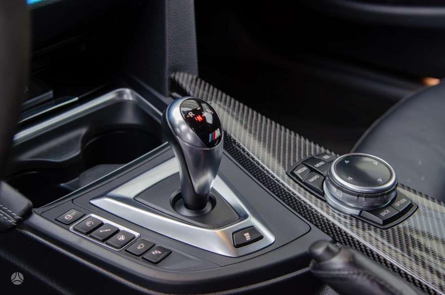 Black BMW M4 2015 in Vilnius, with an engine capacity of 3.00 L and mileage of 70 thousand km for 38000 €, photo 18 on AUTOMOTO.COM.LV
