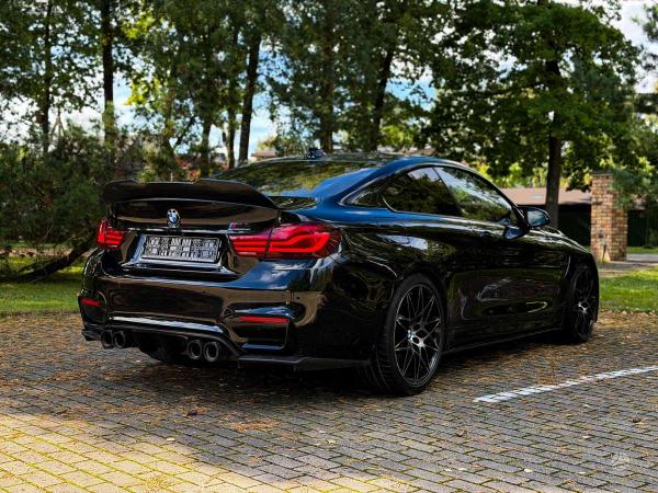 BMW M4 2019 Šauļi vietnē Melns BMW M4 2019 Šauļi, ar dzinēja tilpumu 2.98 L un nobraukumu 76 tūkst. km par 39500 €, foto 3 vietnē AUTOMOTO.COM.LV