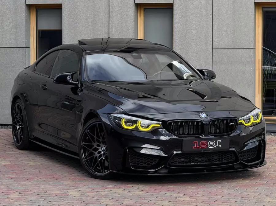 Black BMW M4 2020 in Riga, with an engine capacity of 3.00 L and mileage of 61 thousand km for 54000 €, photo 5 on AUTOMOTO.COM.LV