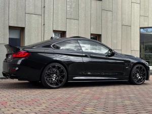 Black BMW M4 2020 in Riga, with an engine capacity of 3.00 L and mileage of 61 thousand km for 54000 €, photo 7 on AUTOMOTO.COM.LV