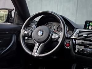 Black BMW M4 2020 in Riga, with an engine capacity of 3.00 L and mileage of 61 thousand km for 54000 €, photo 17 on AUTOMOTO.COM.LV