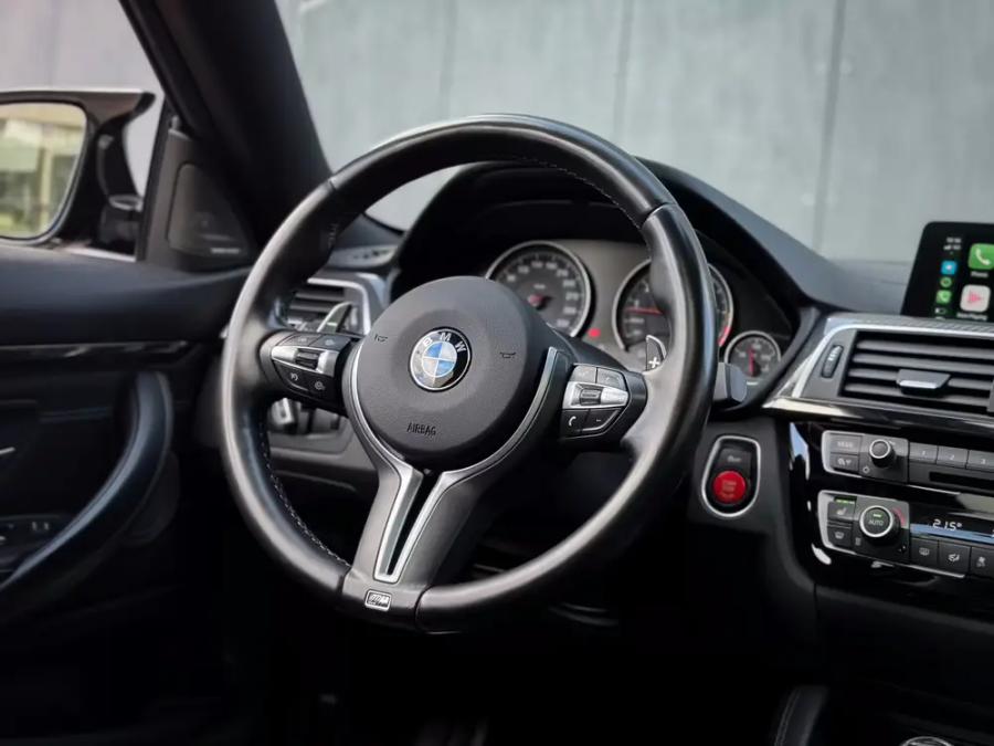 Black BMW M4 2020 in Riga, with an engine capacity of 3.00 L and mileage of 61 thousand km for 54000 €, photo 17 on AUTOMOTO.COM.LV