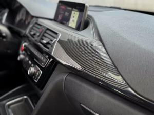 Black BMW M4 2020 in Riga, with an engine capacity of 3.00 L and mileage of 61 thousand km for 54000 €, photo 18 on AUTOMOTO.COM.LV
