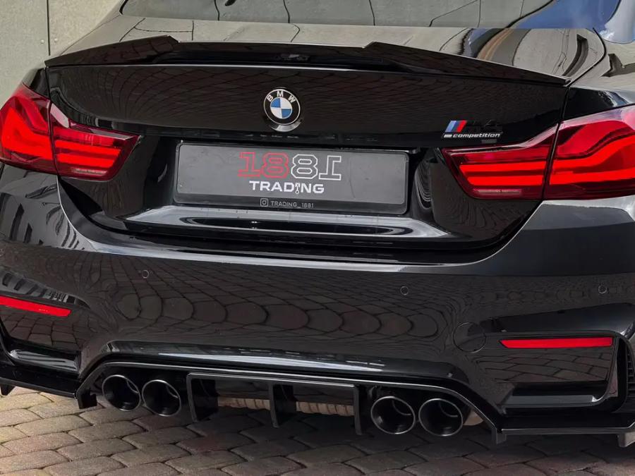 Black BMW M4 2020 in Riga, with an engine capacity of 3.00 L and mileage of 61 thousand km for 54000 €, photo 25 on AUTOMOTO.COM.LV