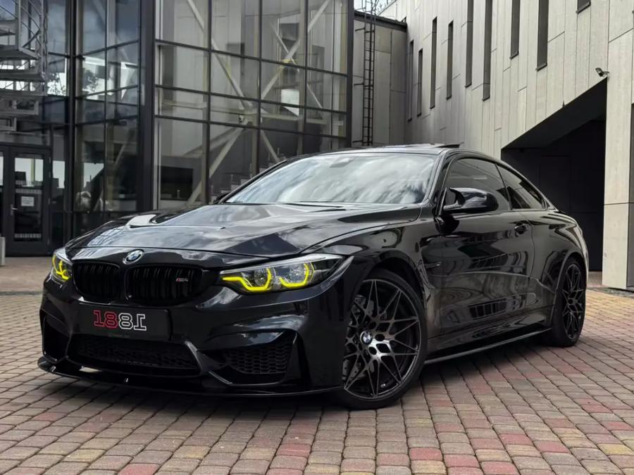 Black BMW M4 2020 in Riga, with an engine capacity of 3.00 L and mileage of 61 thousand km for 54000 €, photo 29 on AUTOMOTO.COM.LV